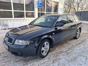 Melns Audi A4 2003 Viļņa, ar dzinēja tilpumu 2.50 L un nobraukumu 401 tūkst. km par 1450 €, foto  vietnē AUTOMOTO.COM.LV