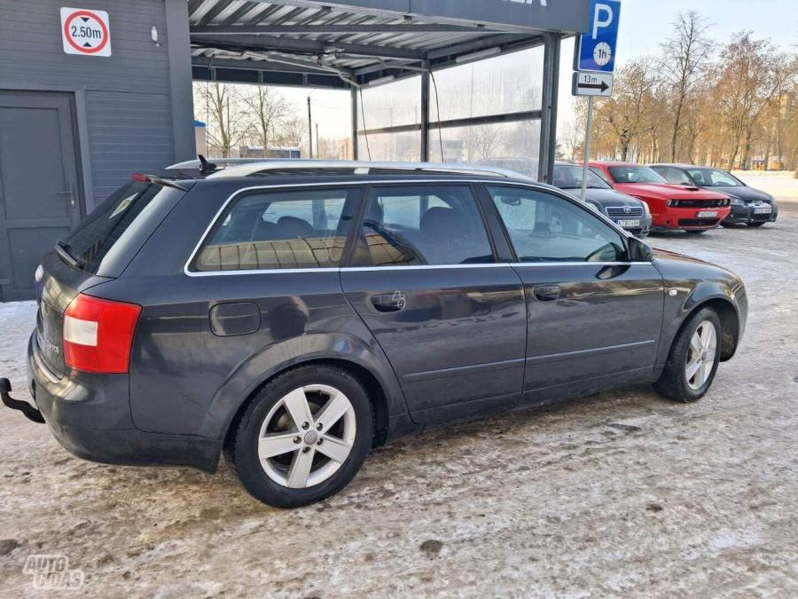 Melns Audi A4 2003 Viļņa, ar dzinēja tilpumu 2.50 L un nobraukumu 401 tūkst. km par 1450 €, foto 5 vietnē AUTOMOTO.COM.LV