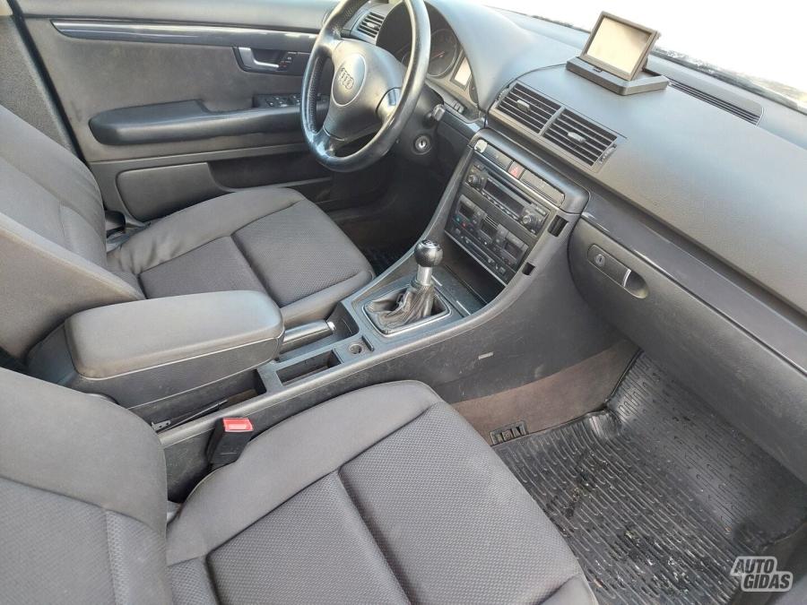 Melns Audi A4 2003 Viļņa, ar dzinēja tilpumu 2.50 L un nobraukumu 401 tūkst. km par 1450 €, foto 12 vietnē AUTOMOTO.COM.LV