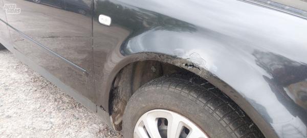 Melns Audi A4 2003 Viļņa, ar dzinēja tilpumu 1.90 L un nobraukumu 350 tūkst. km par 590 €, foto 7 vietnē AUTOMOTO.COM.LV