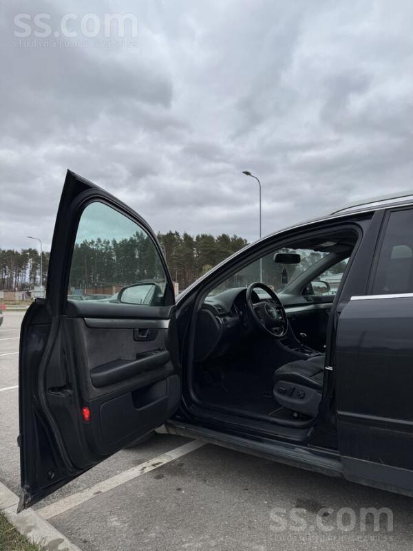 Black Audi A4 2003 in Valmiera, with an engine capacity of 1.80 L and mileage of 290 thousand km for 1450 €, photo 5 on AUTOMOTO.COM.LV