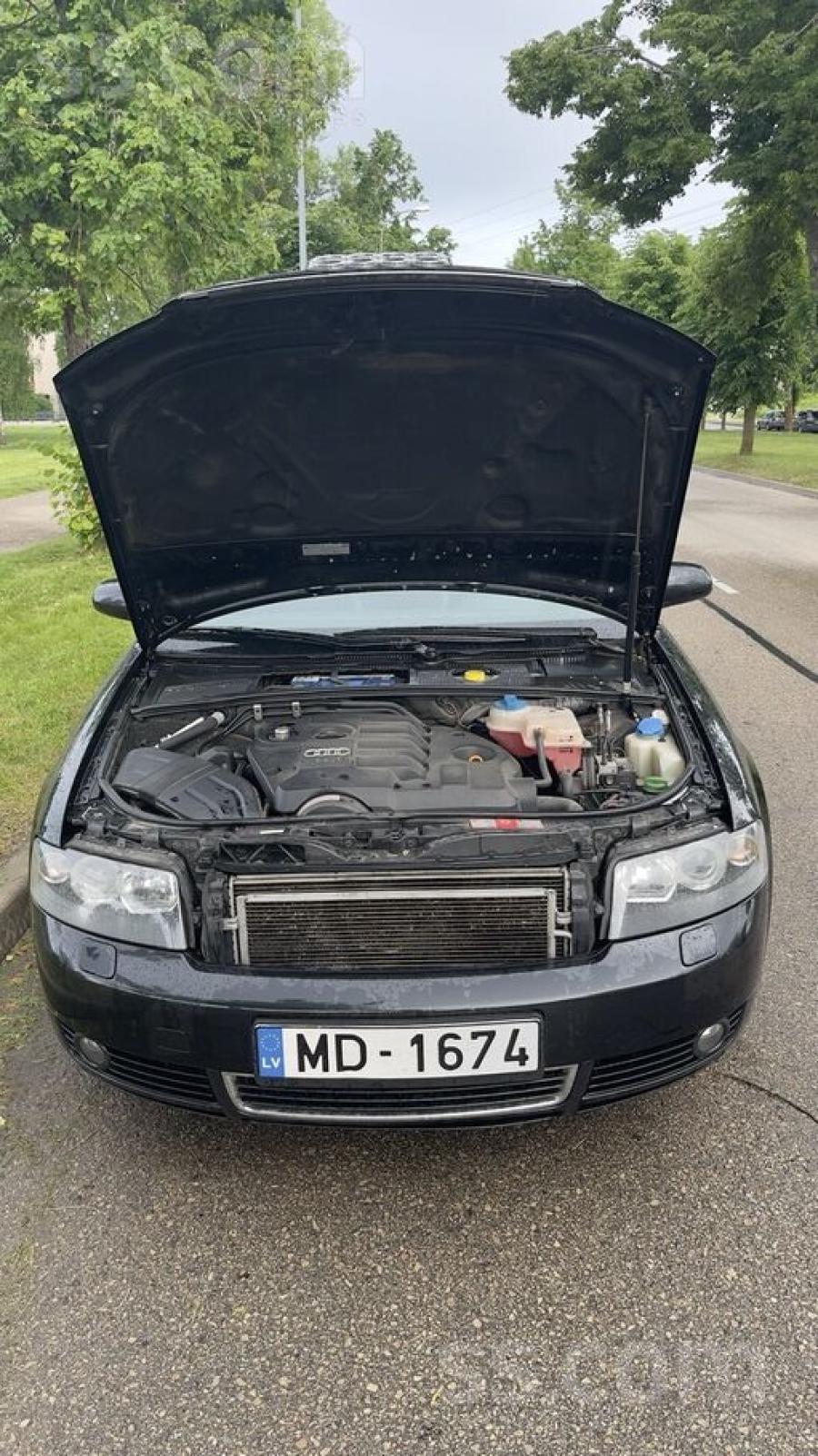 Melns Audi A4 2003 Daugavpils, ar dzinēja tilpumu 1.90 L un nobraukumu 295 tūkst. km par 2350 €, foto 11 vietnē AUTOMOTO.COM.LV