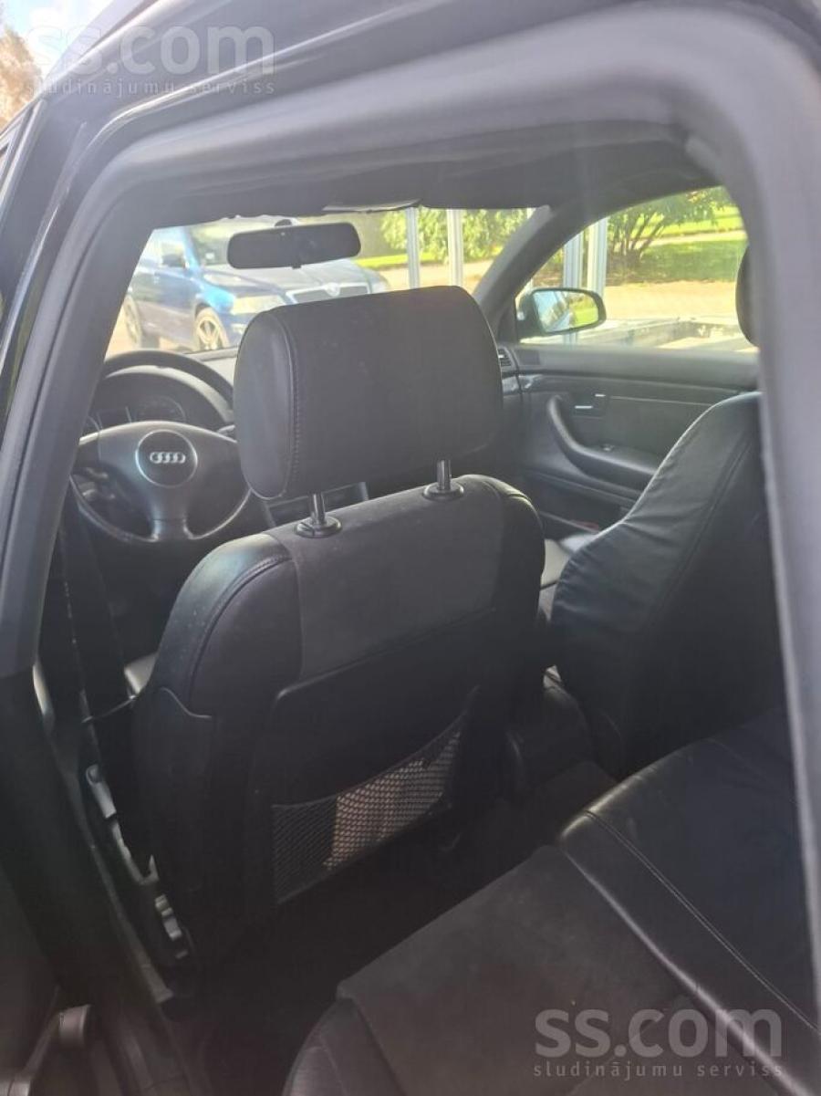 Black Audi A4 2003 in Riga, with an engine capacity of 1.80 L and mileage of 300 thousand km for 1000 €, photo 3 on AUTOMOTO.COM.LV