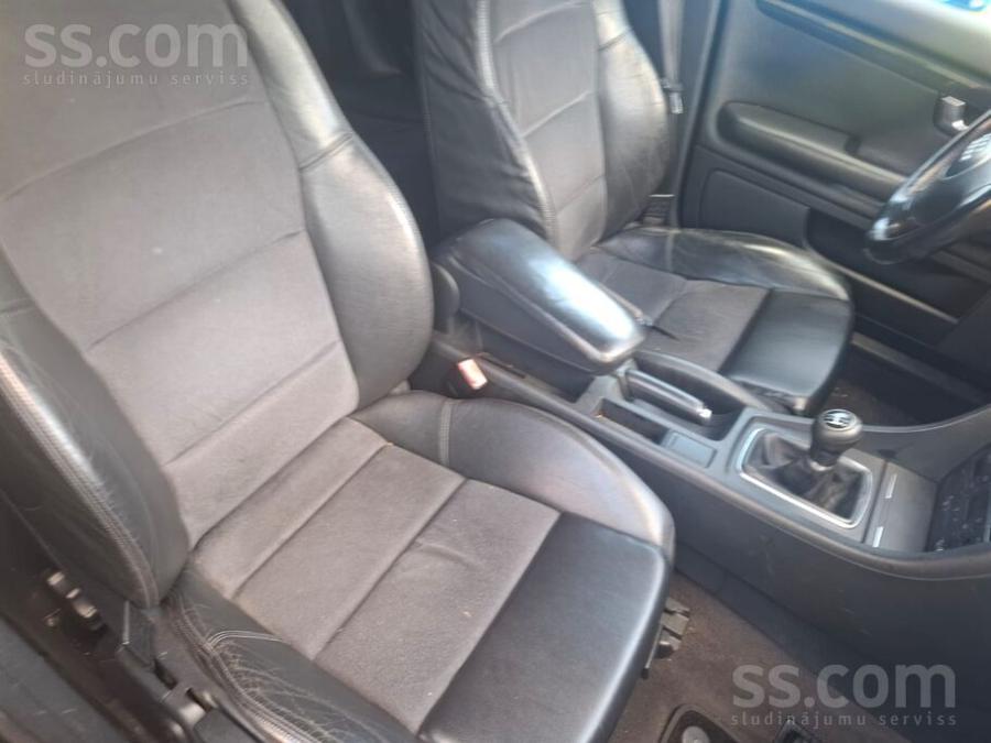 Black Audi A4 2003 in Riga, with an engine capacity of 1.80 L and mileage of 300 thousand km for 1000 €, photo 6 on AUTOMOTO.COM.LV