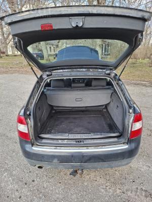 Black Audi A4 2003 in Madona, with an engine capacity of 1.60 L and mileage of 302 thousand km for 1700 €, photo 9 on AUTOMOTO.COM.LV