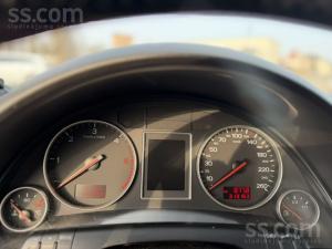 Black Audi A4 2003 in Bauska, with an engine capacity of 1.90 L and mileage of 313 thousand km for 2895 €, photo 9 on AUTOMOTO.COM.LV
