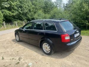 Melns Audi A4 2003 Panevēža, ar dzinēja tilpumu 1.90 L un nobraukumu 271 tūkst. km par 1100 €, foto 5 vietnē AUTOMOTO.COM.LV