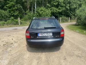 Melns Audi A4 2003 Panevēža, ar dzinēja tilpumu 1.90 L un nobraukumu 271 tūkst. km par 1100 €, foto 6 vietnē AUTOMOTO.COM.LV