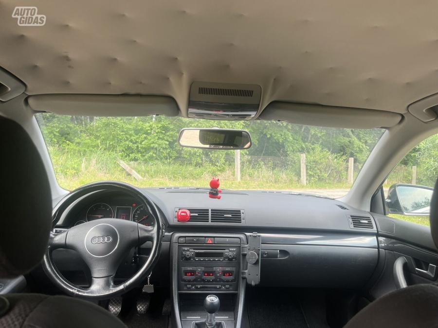 Melns Audi A4 2003 Panevēža, ar dzinēja tilpumu 1.90 L un nobraukumu 271 tūkst. km par 1100 €, foto 12 vietnē AUTOMOTO.COM.LV