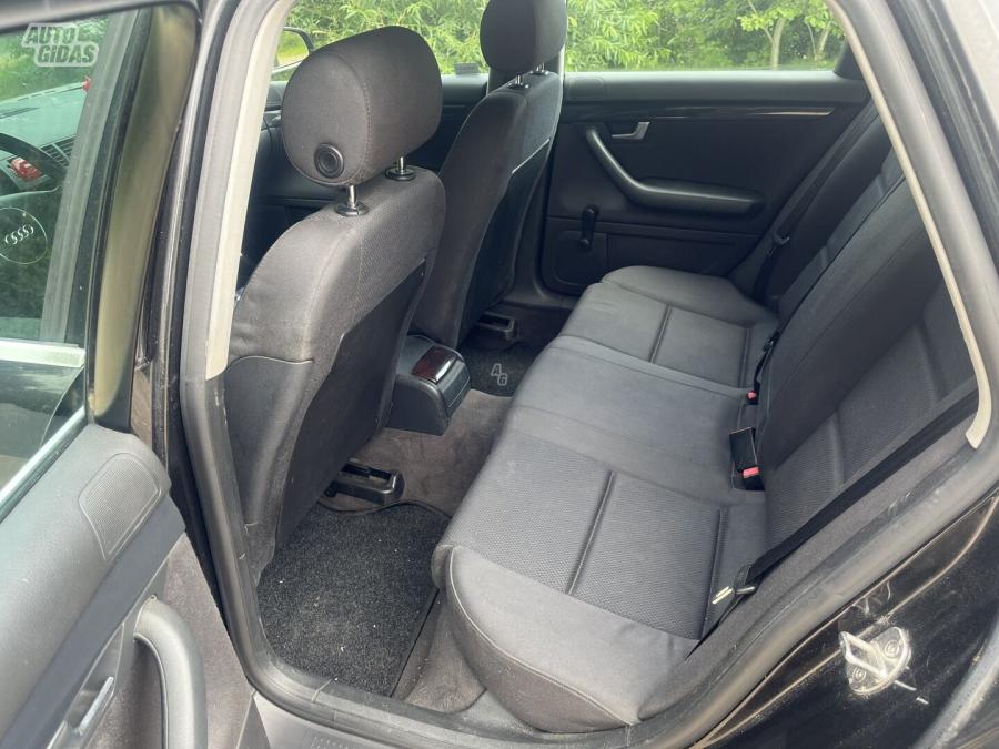 Melns Audi A4 2003 Panevēža, ar dzinēja tilpumu 1.90 L un nobraukumu 271 tūkst. km par 1100 €, foto 13 vietnē AUTOMOTO.COM.LV