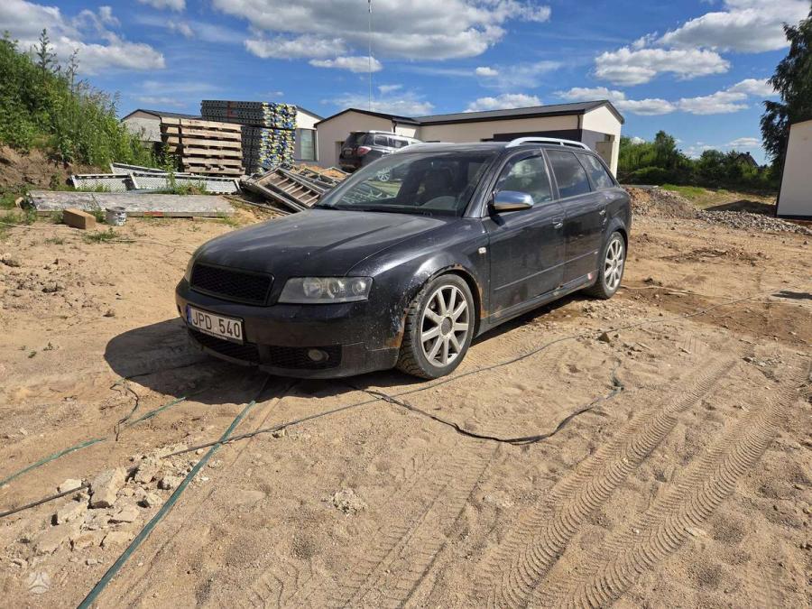 Black Audi A4 2003 in Vilnius, with an engine capacity of 2.50 L and mileage of 465 thousand km for 1200 €, photo 1 on AUTOMOTO.COM.LV