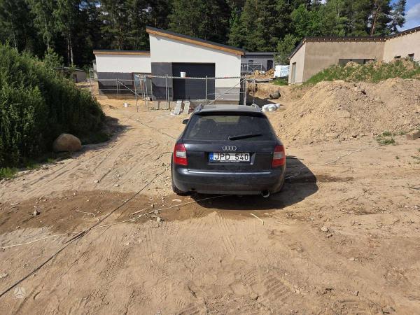 Melns Audi A4 2003 Viļņa, ar dzinēja tilpumu 2.50 L un nobraukumu 465 tūkst. km par 1200 €, foto 4 vietnē AUTOMOTO.COM.LV