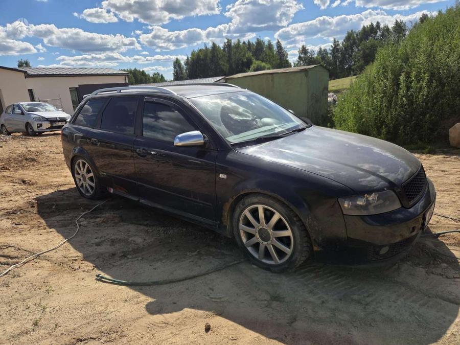 Black Audi A4 2003 in Vilnius, with an engine capacity of 2.50 L and mileage of 465 thousand km for 1200 €, photo 8 on AUTOMOTO.COM.LV