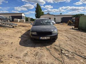 Black Audi A4 2003 in Vilnius, with an engine capacity of 2.50 L and mileage of 465 thousand km for 1200 €, photo 9 on AUTOMOTO.COM.LV