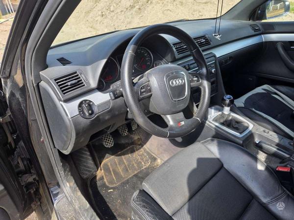 Melns Audi A4 2003 Viļņa, ar dzinēja tilpumu 2.50 L un nobraukumu 465 tūkst. km par 1200 €, foto 9 vietnē AUTOMOTO.COM.LV