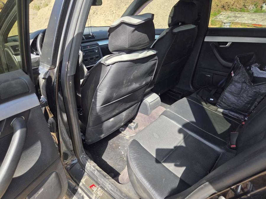 Black Audi A4 2003 in Vilnius, with an engine capacity of 2.50 L and mileage of 465 thousand km for 1200 €, photo 11 on AUTOMOTO.COM.LV