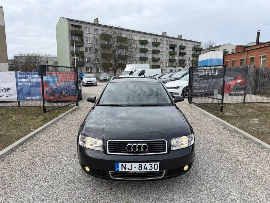 Black Audi A4 2003 in Ventspils, with an engine capacity of 2.50 L and mileage of 308 thousand km for 1990 €, photo 3 on AUTOMOTO.COM.LV