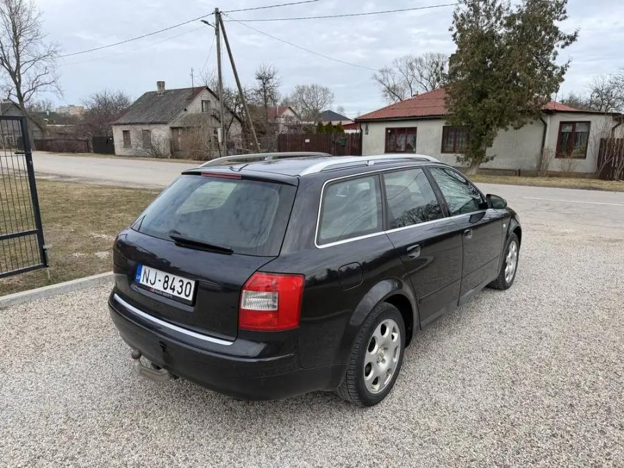 Black Audi A4 2003 in Ventspils, with an engine capacity of 2.50 L and mileage of 308 thousand km for 1990 €, photo 5 on AUTOMOTO.COM.LV