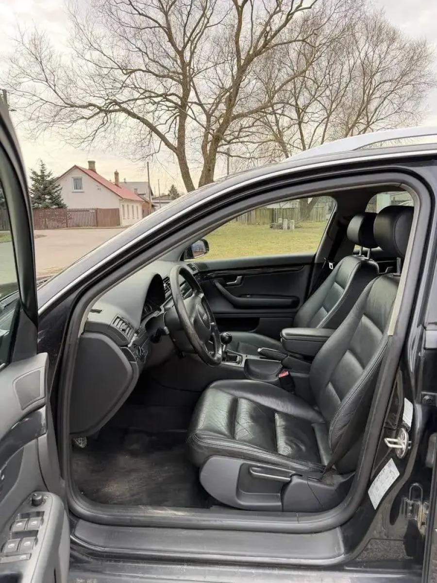 Black Audi A4 2003 in Ventspils, with an engine capacity of 2.50 L and mileage of 308 thousand km for 1990 €, photo 8 on AUTOMOTO.COM.LV