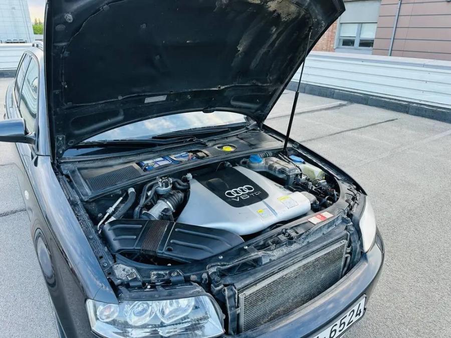 Black Audi A4 2003 in Riga, with an engine capacity of 2.50 L and mileage of 262 thousand km for 1520 €, photo 8 on AUTOMOTO.COM.LV