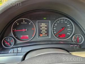 Черный Ауди А4 2003 в Цесис, объемом двигателя 2.50 л и пробегом 403 тыс. км за 1350 €, фото 7 на AUTOMOTO.COM.LV