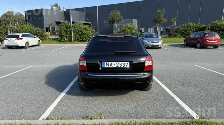 Black Audi A4 2003 in Riga, with an engine capacity of 1.90 L and mileage of 420 thousand km for 1500 €, photo 6 on AUTOMOTO.COM.LV