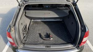 Black Audi A4 2003 in Riga, with an engine capacity of 1.90 L and mileage of 420 thousand km for 1500 €, photo 12 on AUTOMOTO.COM.LV