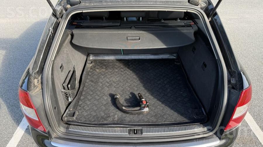 Black Audi A4 2003 in Riga, with an engine capacity of 1.90 L and mileage of 420 thousand km for 1500 €, photo 12 on AUTOMOTO.COM.LV