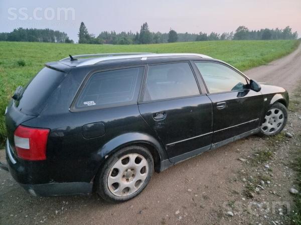 Melns Audi A4 2003 Madona, ar dzinēja tilpumu 1.90 L un nobraukumu 380 tūkst. km par 930 €, foto 5 vietnē AUTOMOTO.COM.LV