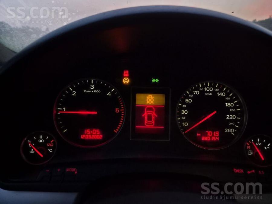 Melns Audi A4 2003 Madona, ar dzinēja tilpumu 1.90 L un nobraukumu 380 tūkst. km par 930 €, foto 11 vietnē AUTOMOTO.COM.LV