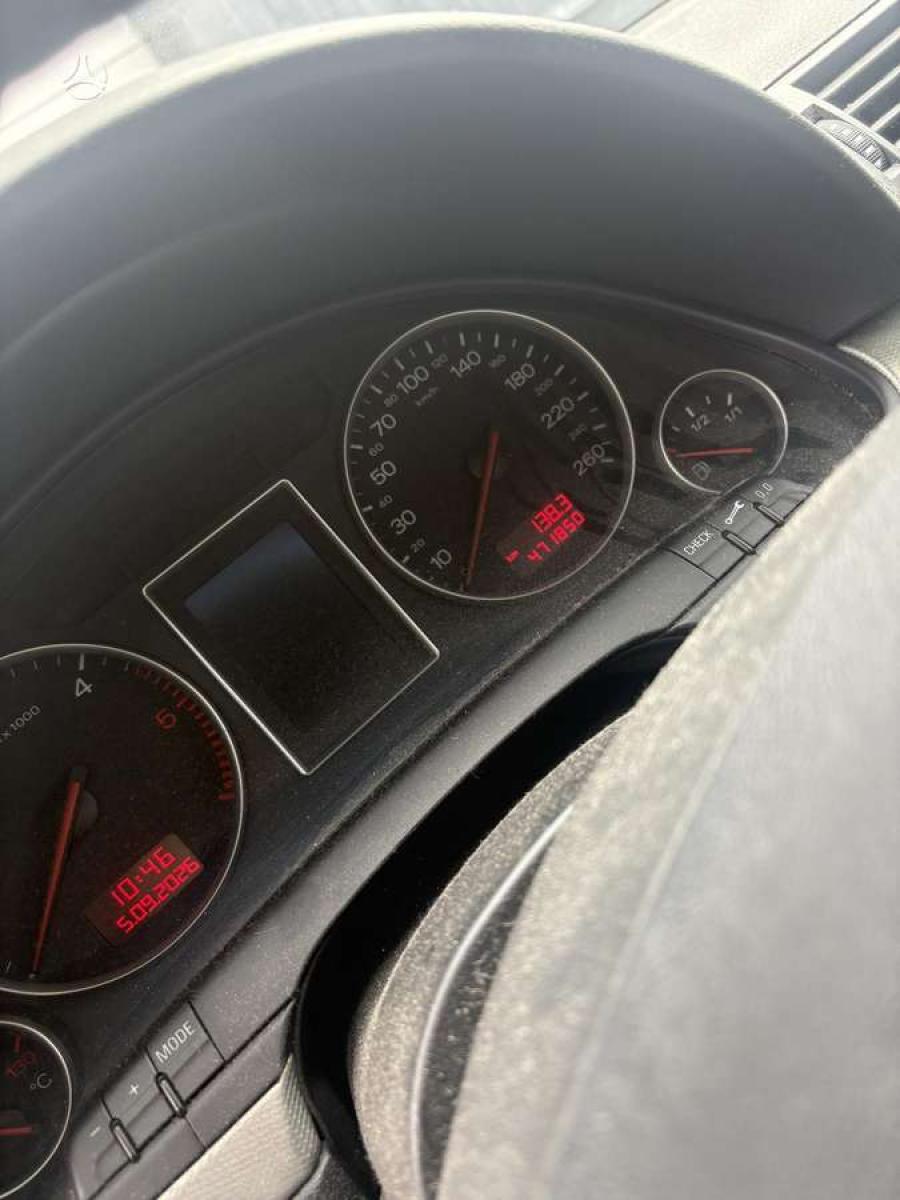 Melns Audi A4 2003 Viļņa, ar dzinēja tilpumu 1.90 L un nobraukumu 472 tūkst. km par 1300 €, foto 7 vietnē AUTOMOTO.COM.LV