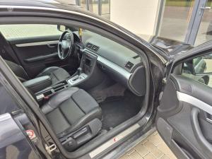 Melns Audi A4 2003 Marijampole, ar dzinēja tilpumu 2.50 L un nobraukumu 330 tūkst. km par 1200 €, foto 22 vietnē AUTOMOTO.COM.LV