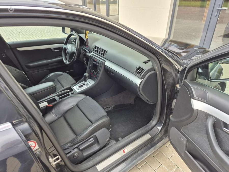 Melns Audi A4 2003 Marijampole, ar dzinēja tilpumu 2.50 L un nobraukumu 330 tūkst. km par 1200 €, foto 22 vietnē AUTOMOTO.COM.LV