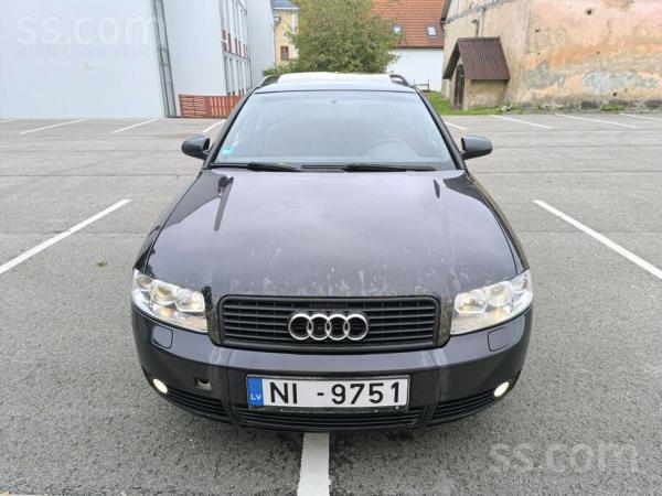 Black Audi A4 2003 in Bauska, with an engine capacity of 2.50 L and mileage of 416 thousand km for 2350 €, photo 4 on AUTOMOTO.COM.LV