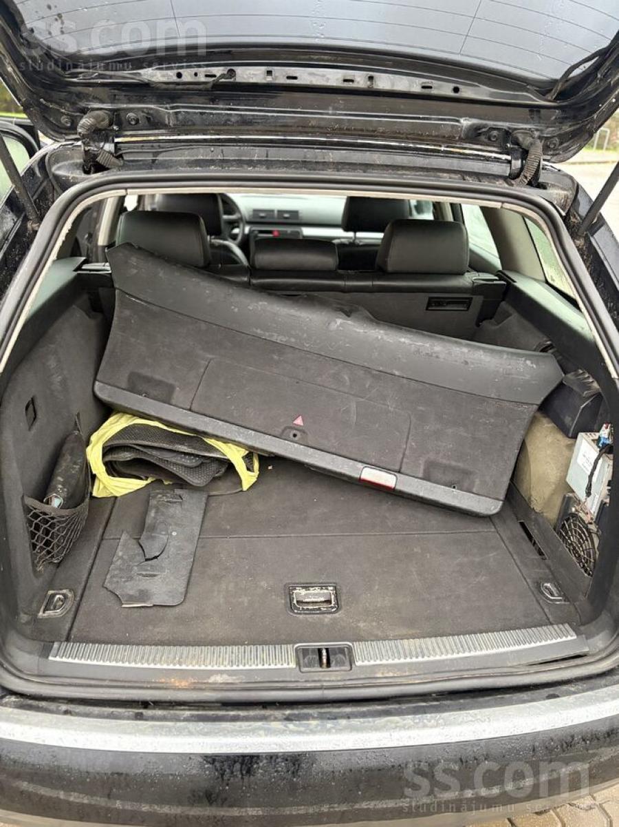 Black Audi A4 2003 in Saldus, with an engine capacity of 1.90 L and mileage of 386 thousand km for 1250 €, photo 9 on AUTOMOTO.COM.LV