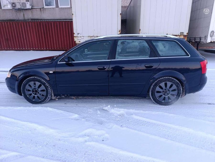 Melns Audi A4 2004 Panevēža, ar dzinēja tilpumu 1.90 L un nobraukumu 380 tūkst. km par 1000 €, foto 3 vietnē AUTOMOTO.COM.LV