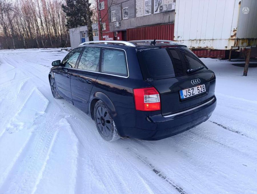 Melns Audi A4 2004 Panevēža, ar dzinēja tilpumu 1.90 L un nobraukumu 380 tūkst. km par 1000 €, foto 4 vietnē AUTOMOTO.COM.LV