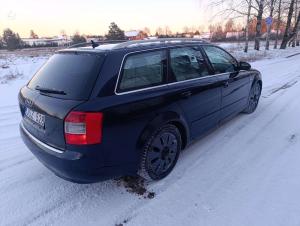 Melns Audi A4 2004 Panevēža, ar dzinēja tilpumu 1.90 L un nobraukumu 380 tūkst. km par 1000 €, foto 5 vietnē AUTOMOTO.COM.LV