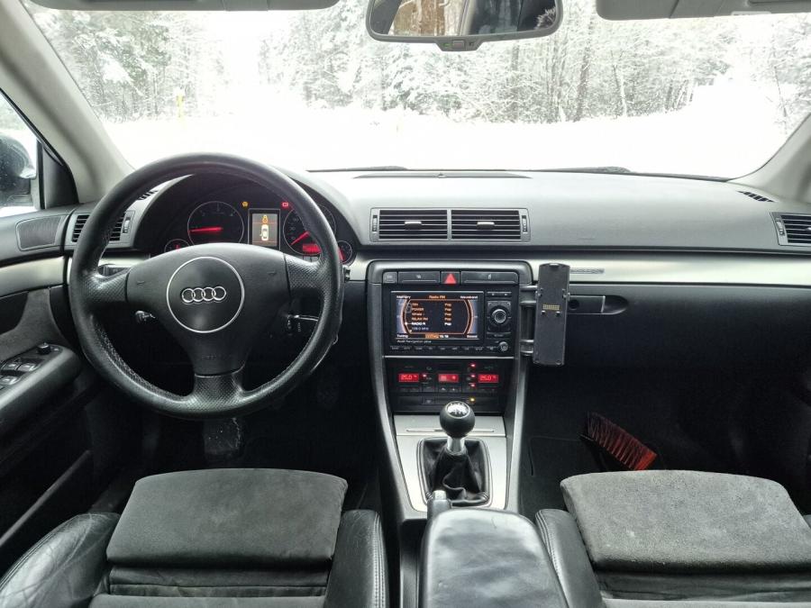Black Audi A4 2004 in Vilnius, with an engine capacity of 2.50 L and mileage of 330 thousand km for 1900 €, photo 7 on AUTOMOTO.COM.LV