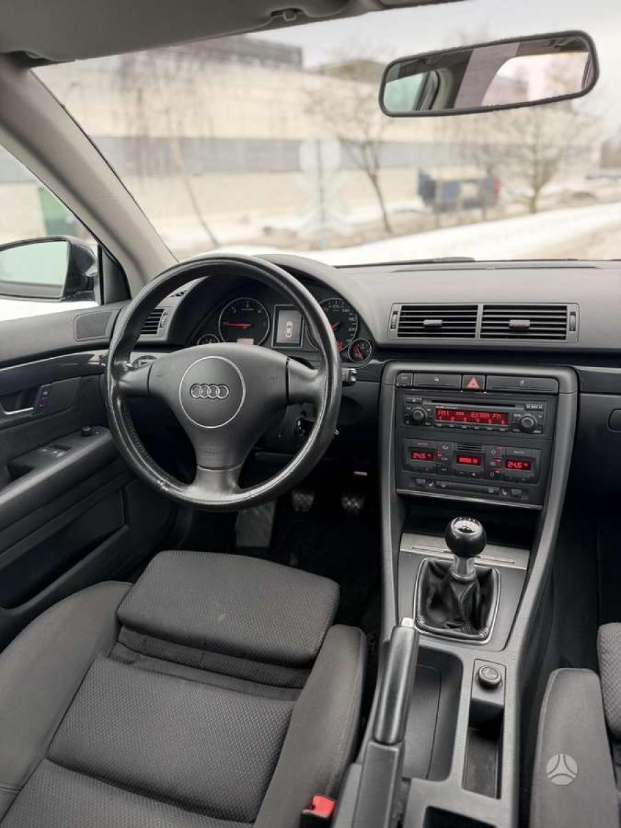 Melns Audi A4 2004 Viļņa, ar dzinēja tilpumu 1.90 L un nobraukumu 181 tūkst. km par 2650 €, foto 16 vietnē AUTOMOTO.COM.LV