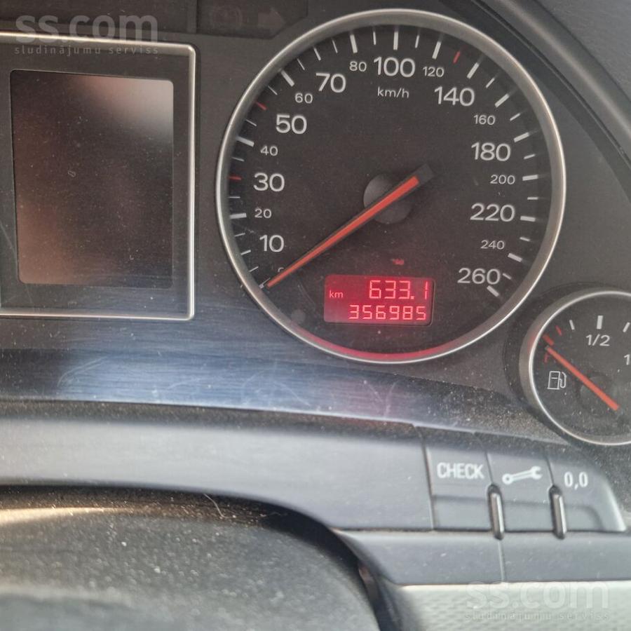 Черный Ауди А4 2004 в Елгава, объемом двигателя 1.90 л и пробегом 357 тыс. км за 1700 €, фото 6 на AUTOMOTO.COM.LV