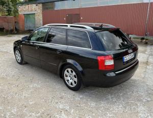 Black Audi A4 2004 in Riga, with an engine capacity of 1.90 L and mileage of 287 thousand km for 2650 €, photo 5 on AUTOMOTO.COM.LV