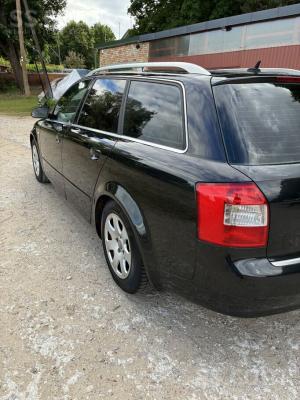 Black Audi A4 2004 in Riga, with an engine capacity of 1.90 L and mileage of 287 thousand km for 2650 €, photo 9 on AUTOMOTO.COM.LV