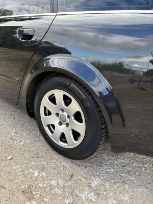 Black Audi A4 2004 in Riga, with an engine capacity of 1.90 L and mileage of 287 thousand km for 2650 €, photo 15 on AUTOMOTO.COM.LV