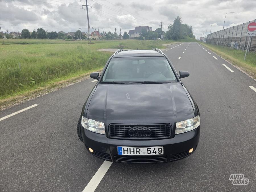 Black Audi A4 2004 in Kaunas, with an engine capacity of 2.50 L and mileage of 400 thousand km for 1199 €, photo 3 on AUTOMOTO.COM.LV
