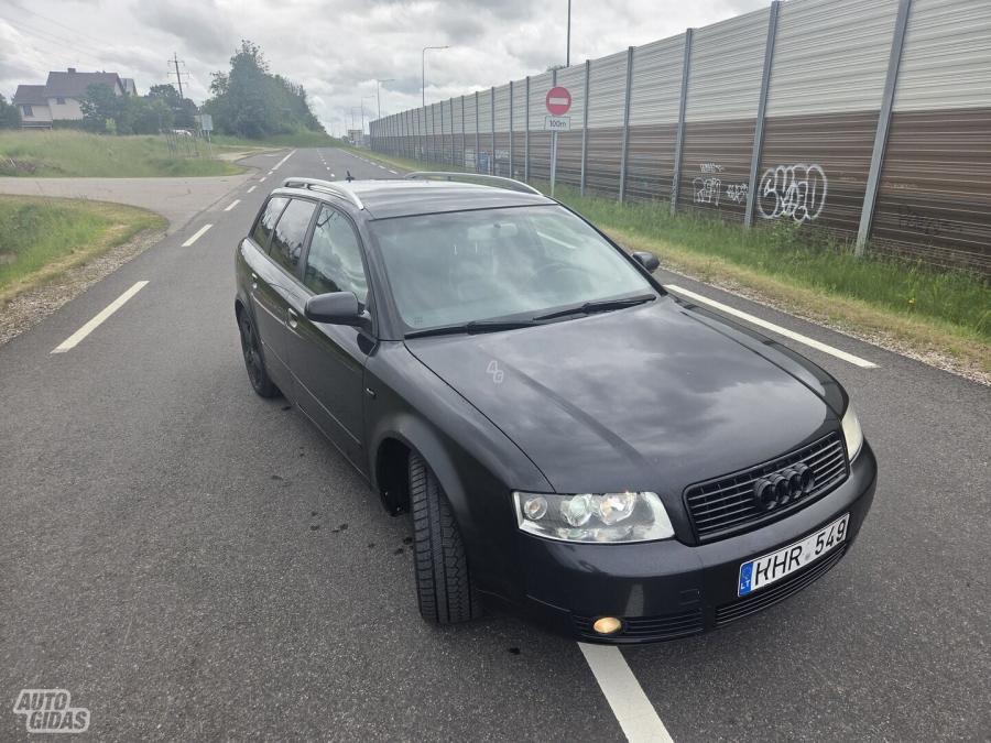 Black Audi A4 2004 in Kaunas, with an engine capacity of 2.50 L and mileage of 400 thousand km for 1199 €, photo 4 on AUTOMOTO.COM.LV