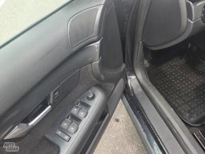 Black Audi A4 2004 in Kaunas, with an engine capacity of 2.50 L and mileage of 400 thousand km for 1199 €, photo 19 on AUTOMOTO.COM.LV