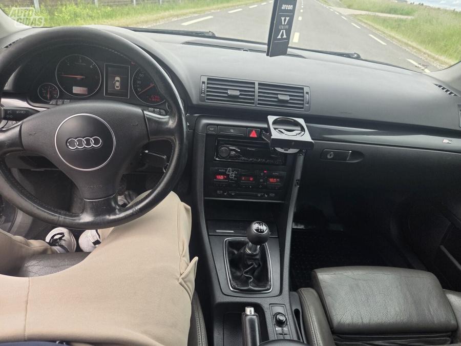 Black Audi A4 2004 in Kaunas, with an engine capacity of 2.50 L and mileage of 400 thousand km for 1199 €, photo 24 on AUTOMOTO.COM.LV