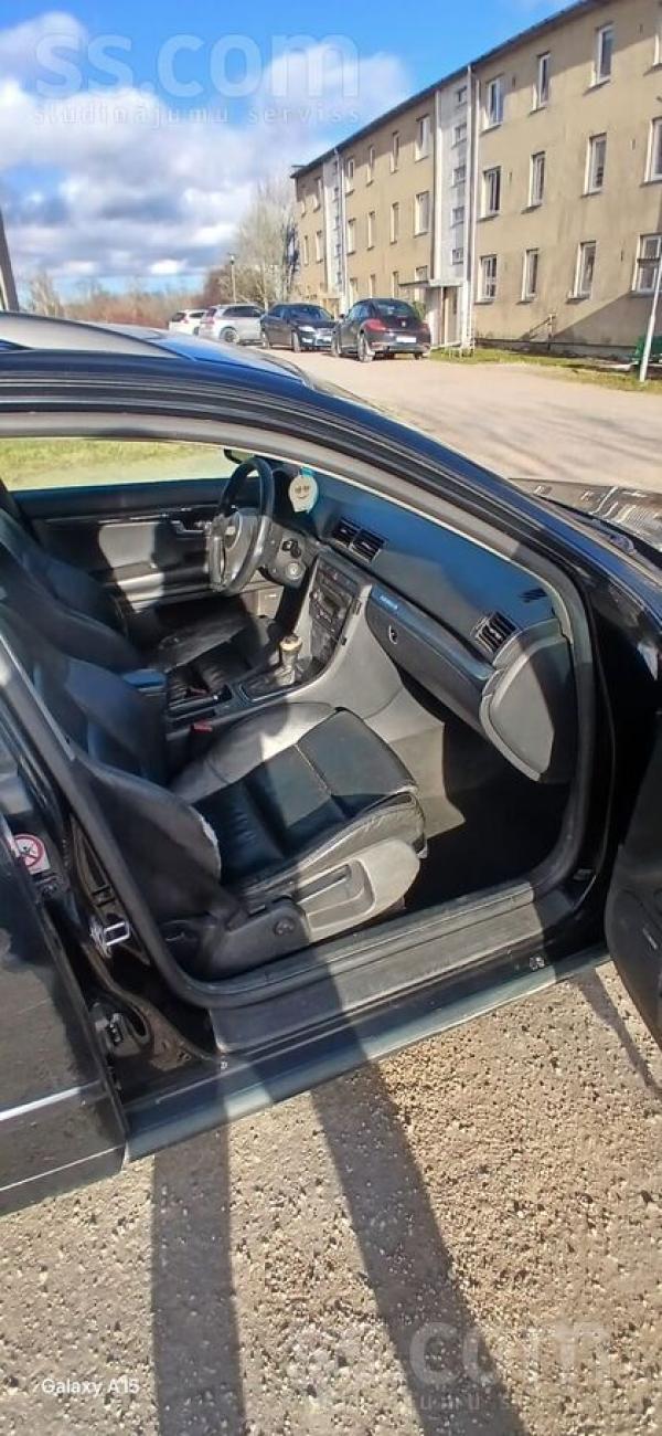 Melns Audi A4 2004 Talsi, ar dzinēja tilpumu 2.50 L un nobraukumu 500 tūkst. km par 600 €, foto 6 vietnē AUTOMOTO.COM.LV