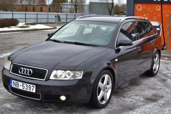 Melns Audi A4 2004 Jēkabpils, ar dzinēja tilpumu 1.90 L un nobraukumu 272 tūkst. km par 3500 €, foto 3 vietnē AUTOMOTO.COM.LV